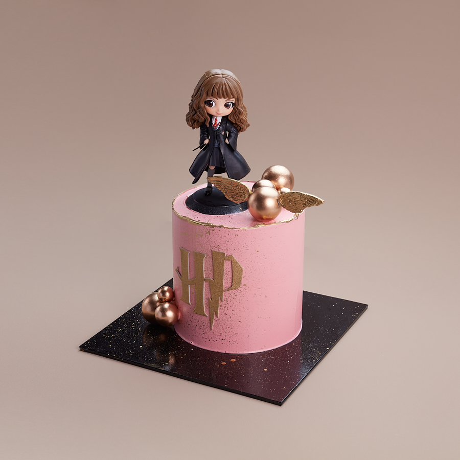 Hermione Granger Cake - Dulcet Cakes & Sweets